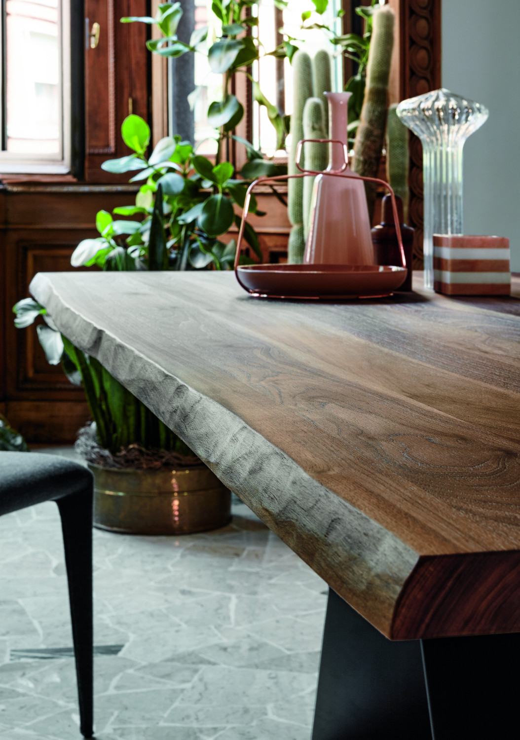 Dining Tables: AX